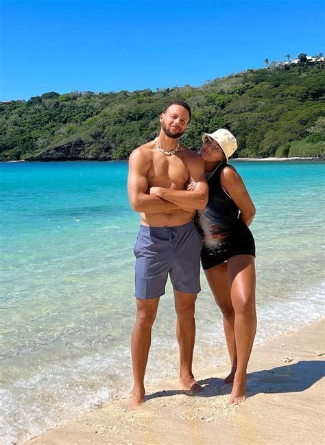 Nba Fans All Say Same Thing As Steph Curry Snapped Enjoying Tropical