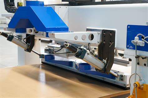 Top Ranked ATC CNC Wood Cutting Machine CNC Router With Tool Changer For Sale Blue