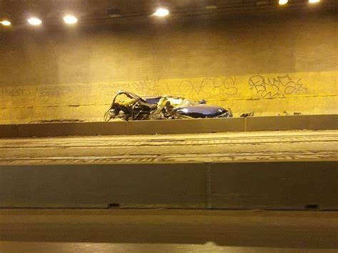 ПЪРВО В ПИК Страшно автомеле в тунела на Люлин СНИМКИ Информационна агенция ПИК