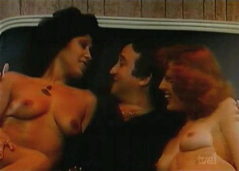 Naked Gina Baro In Los Chulos