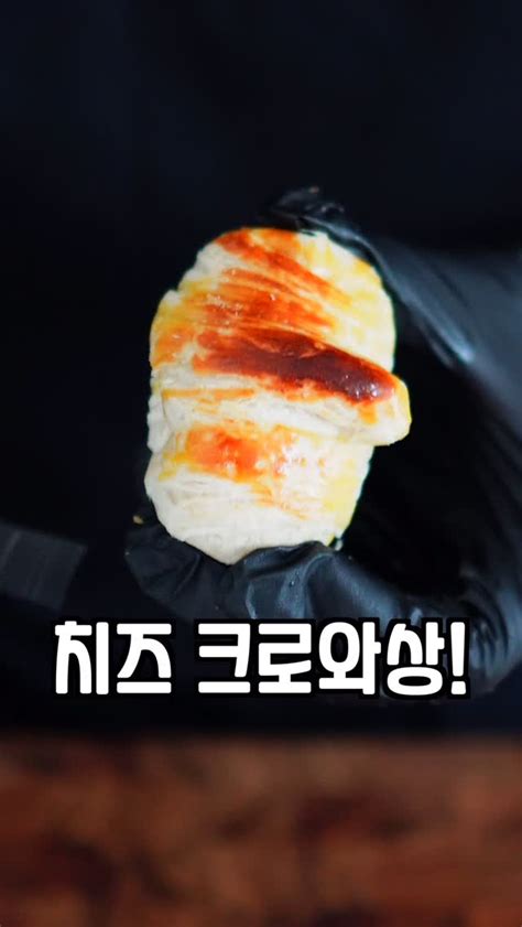 킴 과장 짧은 영상이니 레시피 확인 부탁드립니다 재료 어묵 설탕 2스푼 라면스프 1 3 만드는 방법 1 어묵을 먹기