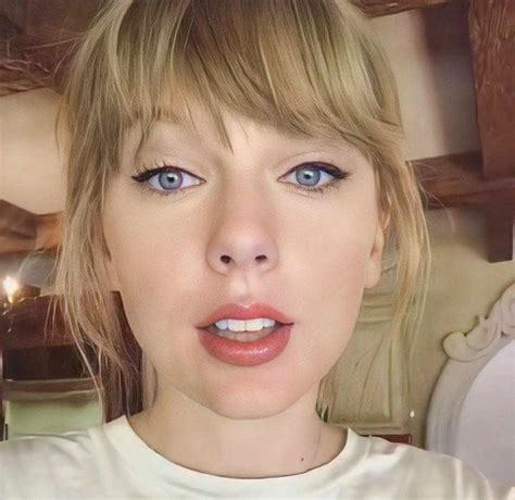 Taylor Swift Scrolller