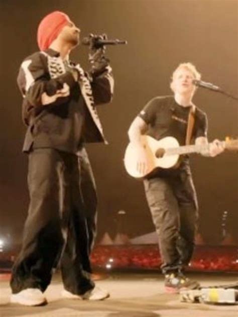 Ed Sheeran ਨੇ ਪਹਿਲੀ ਵਾਰ ਪੰਜਾਬੀ ‘ਚ ਕੀਤਾ ਪਰਫਾਰਮ ਦਿਲਜੀਤ ਦੋਸਾਂਝ ਨਾਲ ਜਮਾਇਆ