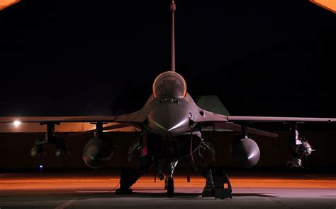 Hd Wallpaper Gray Jet Fighter General Dynamics F 16 Fighting Falcon