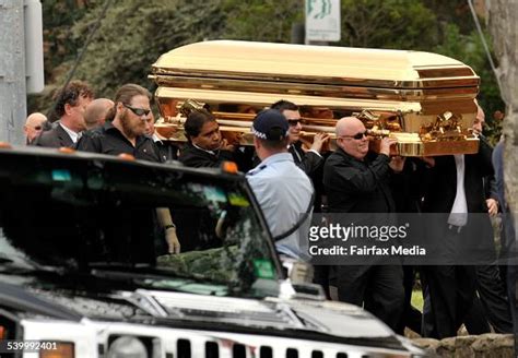 Carl Williams Funeral Carl Williams Gold Plated Coffin Is Carried News Photo Getty Images