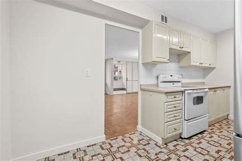 2012 61 richview road toronto — for sale 674 000 zolo ca