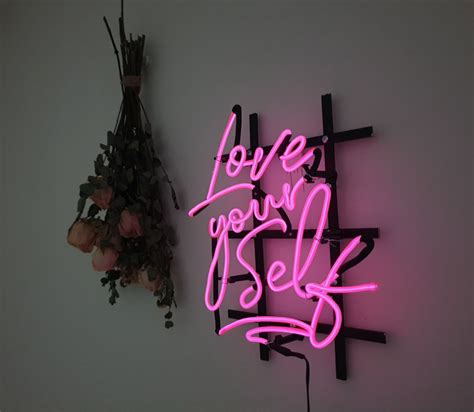 Class101 분위기를 반전시키는 빛 더베러라이프의 네온공예 민간자격증 취득까지