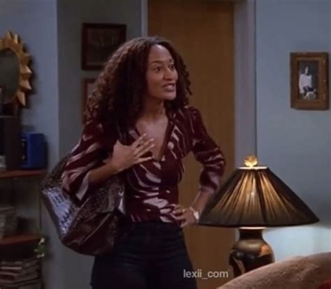 Joan Clayton Outfits Girlfriends 90s 2000s Fashion Joan Clayton