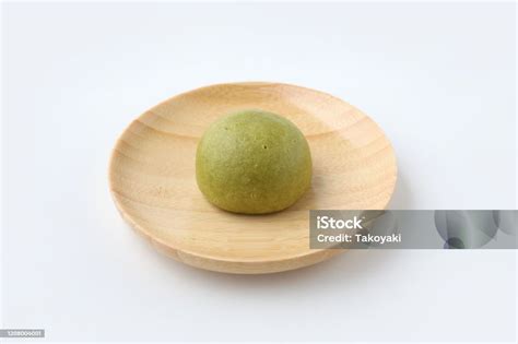만쥬 일본 전통 과자 케이크 와가시에 접시 클로즈업 에 고립 된 흰색 배경 찐빵 만쥬에 대한 스톡 사진 및 기타 이미지 찐빵