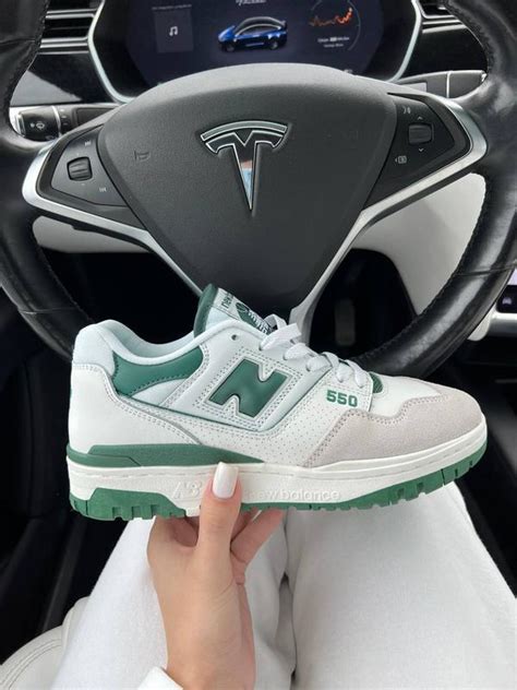 New Balance 550 жіночі кросівки — ціна 2299 грн у каталозі Кросівки Купити жіночі речі за