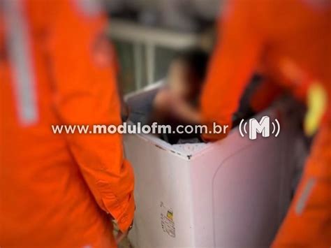 Criança De 6 Anos é Resgatada Após Ficar Presa Em Máquina De Lavar Em