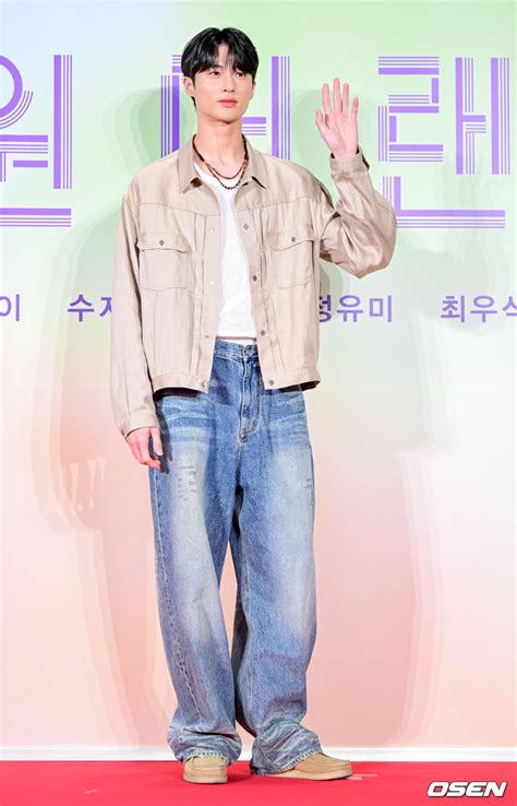 더쿠 원더랜드 Vip 시사회 포토월 변우석