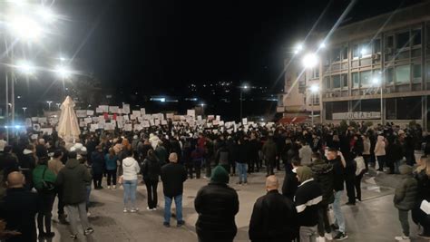 Штипјани вечерва повторно излегоа на мирен протест Реален Медиум за Реални Луѓе Македонски