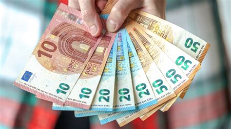 Dinar algérien leuro et le dollar en hausse sur le marché noir ce