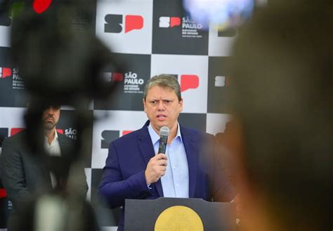 Tarcísio Demite Coronel Condenado Por Manter 10 Em Trabalho Escravo
