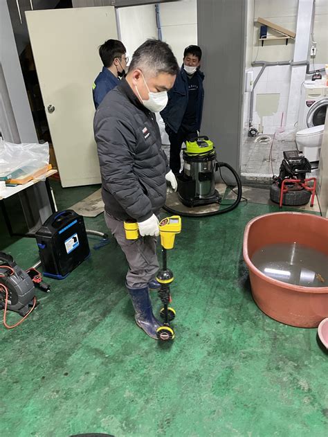 경기 김포시 회사 화장실 배관 막힘 사례입니다ㅇ 변기막힘 싱크대막힘 하수구막힘 청년배관케어