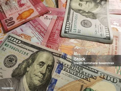 스리랑카 무역 및 경제에 참여 하는 미국 지폐 Forex 또는 금융으로 사용 0명에 대한 스톡 사진 및 기타 이미지 0명