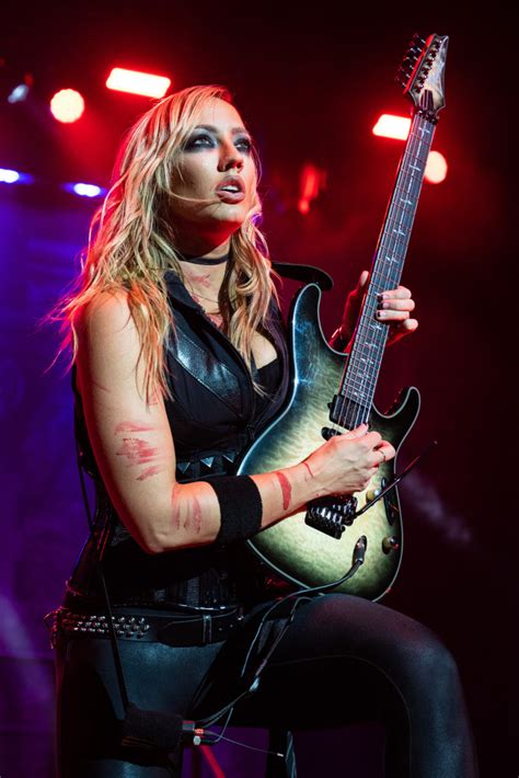 The Greatest Female Guitarists Of All Time