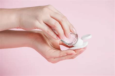 Micellar Water Viral Di Tiktok Simak Kesalahan Pakai Pembersih Kulit