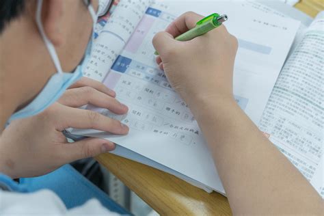 本土語傳承保衛戰：現行教師與學生間的多重混亂 政大大學報