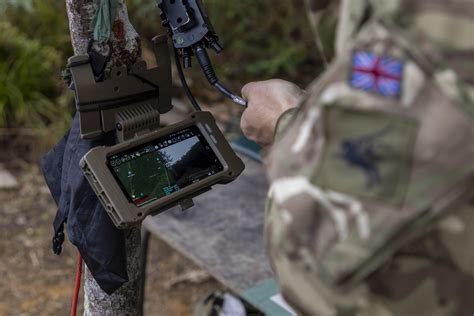 Airborne Signallers Take ‘tactical Smartphone Into The Jungle The