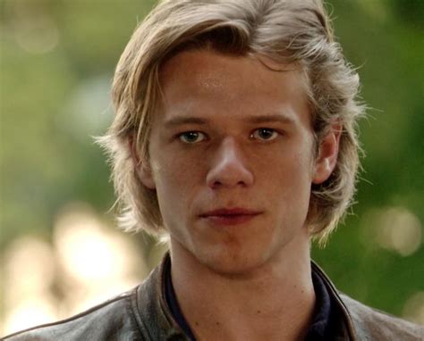 Angus Macgyver Macgyver Lucas Till Macgyver Dance Of The Dead Cusick You Belong With