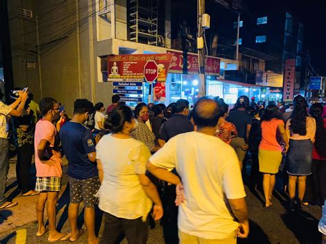 සාමකාමීව උද්ඝෝෂණය කිරීම මූලික අයිතියකි කුමන්ත්‍රණකාරී ප්‍රචණ්ඩත්වයට ඉඩ