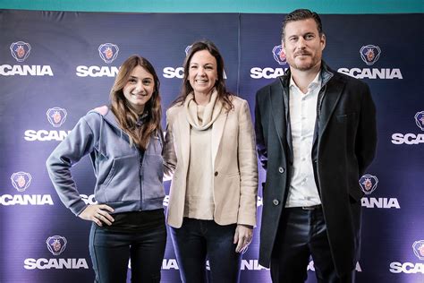Scania presentó un programa para formar mujeres conductoras