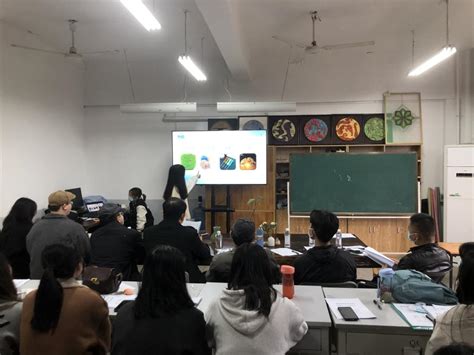 学院工艺美术专业开展毕业设计开题答辩会 艺术学院