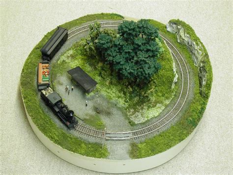 smallest radius for ho scale layouts and layout building trains