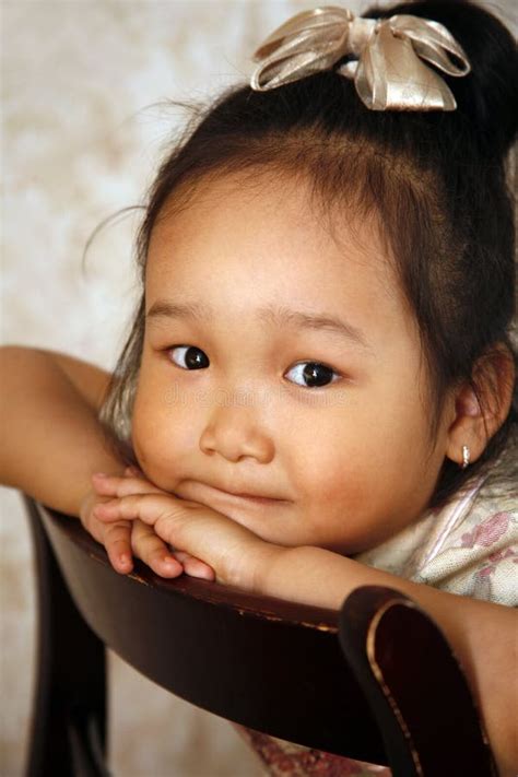 Ragazza Coreana Immagine Stock Immagine Di Valigia Gioventù 5610389