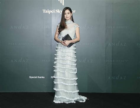 根本是一片cake李晶晶挑禮服超神 試穿修改10分鐘搞定 ET Fashion ETtoday新聞雲