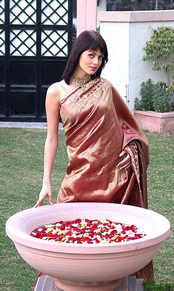 Yana Gupta Photo Gallery Hot Photos Images And Wallpapers Of Yana