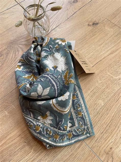 Foulard Delhi Celadon Grand L Armoire De Victoire