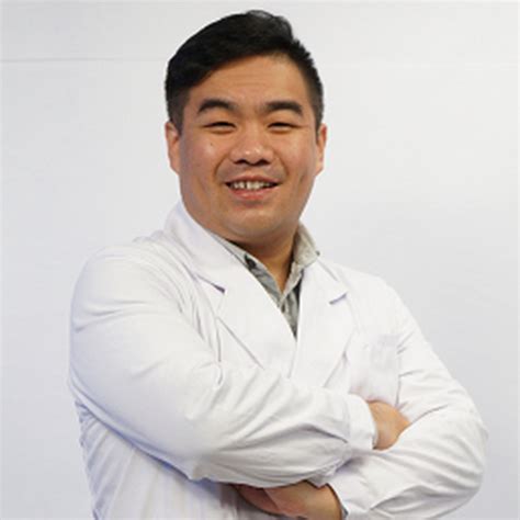 为什么男生不喜欢紧挨着小便？