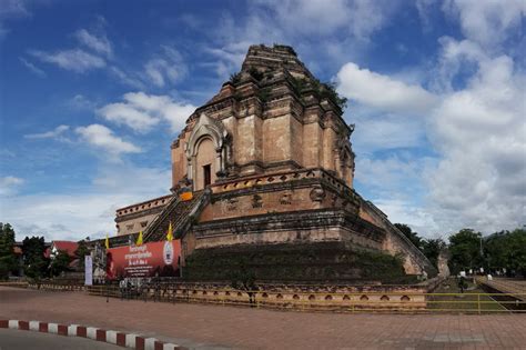 Wat Chedi Luang Explore Chiang Mais Historic Jewel