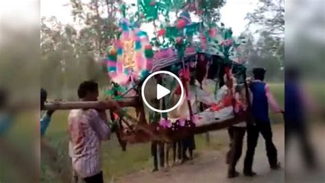 Dulha Doli Barabanki Viral Video डोली में बैठकर दुल्हनिया लेने जा रहा
