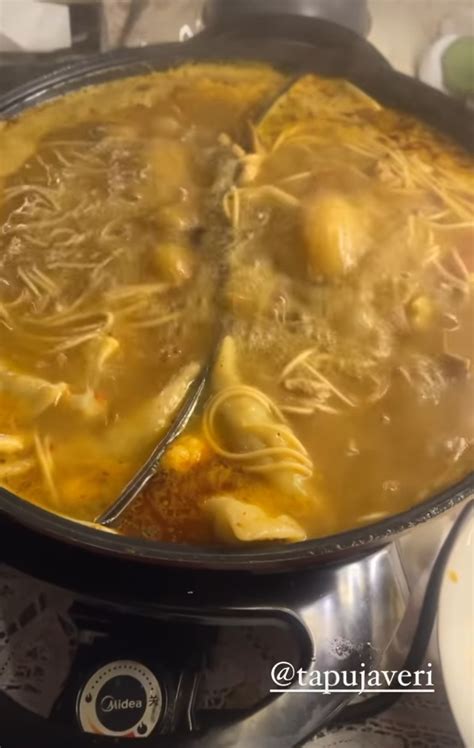 Celebrities At Tapu Javeris Hotpot Dinner Reviewit Pk