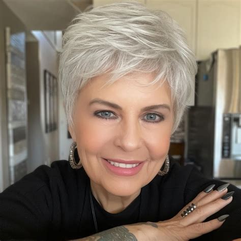 15 Trendy Haircuts For Fine Hair