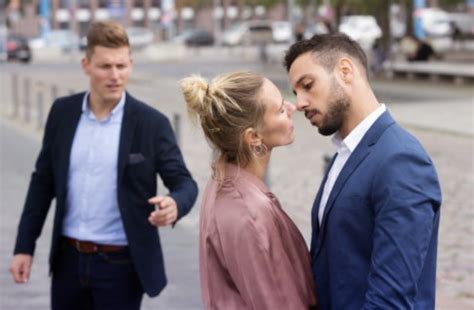 Mijn Verloofde Heeft Me Bedrogen Terwijl De Bruiloft Over Maanden Is