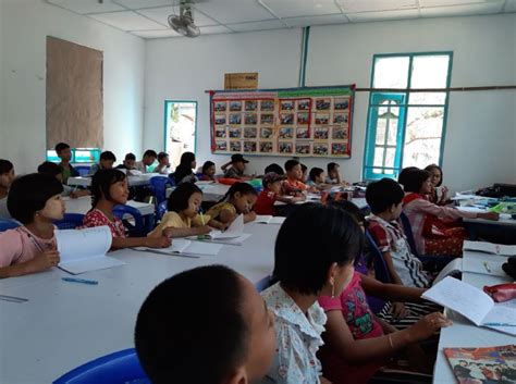 နတ်မောက်မြို့နယ်ရုံး လူထုအခြေပြုဗဟိုဌာနတွင် အင်္ဂလိပ်စာပညာဒါနသင်တန်းဖ