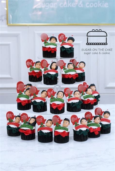 슈가온더케이크보정동죽전케익 크리스마스컵케익아이들얼굴답례산타클로스크리스마스컵케이크답례품어린이집유치원원장영어유치원어학원체육관크리스마스겨울시즌선물슈가크래프트컵케이크모델링분당