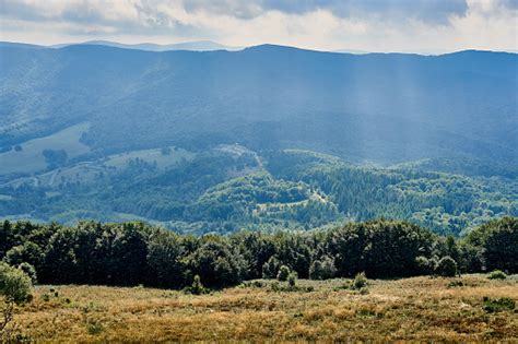 이른가 Bieszczady 국립 공원에에서 Bieszczady 산의 아름 다운 파노라마 뷰 폴란드 0명에 대한 스톡 사진 및