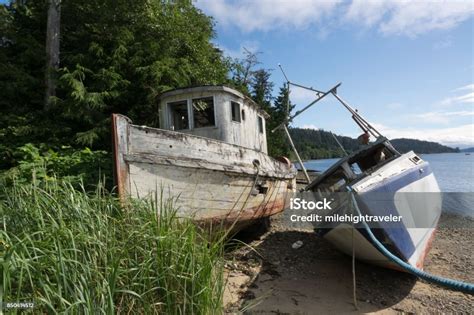 오래 된 어 선 Masset 하 이다 어 Gwaii 브리티시 컬럼비아 캐나다 해변 0명에 대한 스톡 사진 및 기타 이미지 0