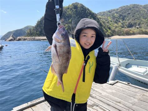 【いろんな魚が釣りたい人にオススメ】湾内の大型筏でマダイにカレイ、アジに青物など、美味しい魚が上がっています ニュース つりそく