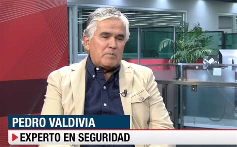 Coronel R De Carabineros Y Dichos De Boric No Hay Que Ser Perro Con
