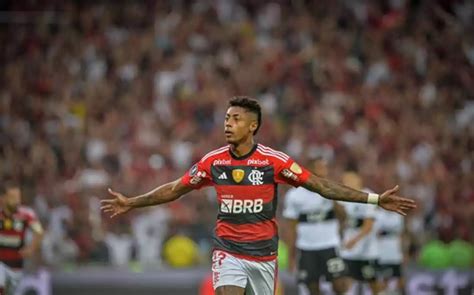 Bruno Henrique deseja renovação de contrato Flamengo atacante foi