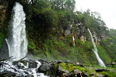 Curug Cibeureum Wisata Alam Di Kaki Gunung Gede Pangrango