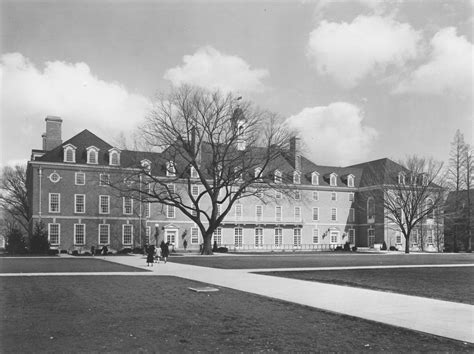 A Place For Students To Call Home 75 Years Of History At The Illini