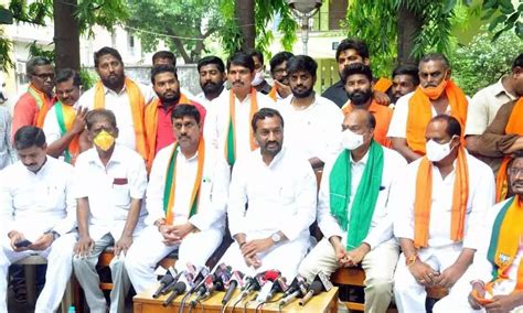 Khammam KCR Cheated Adivasi People Says BJP MLA Raghunandan Rao